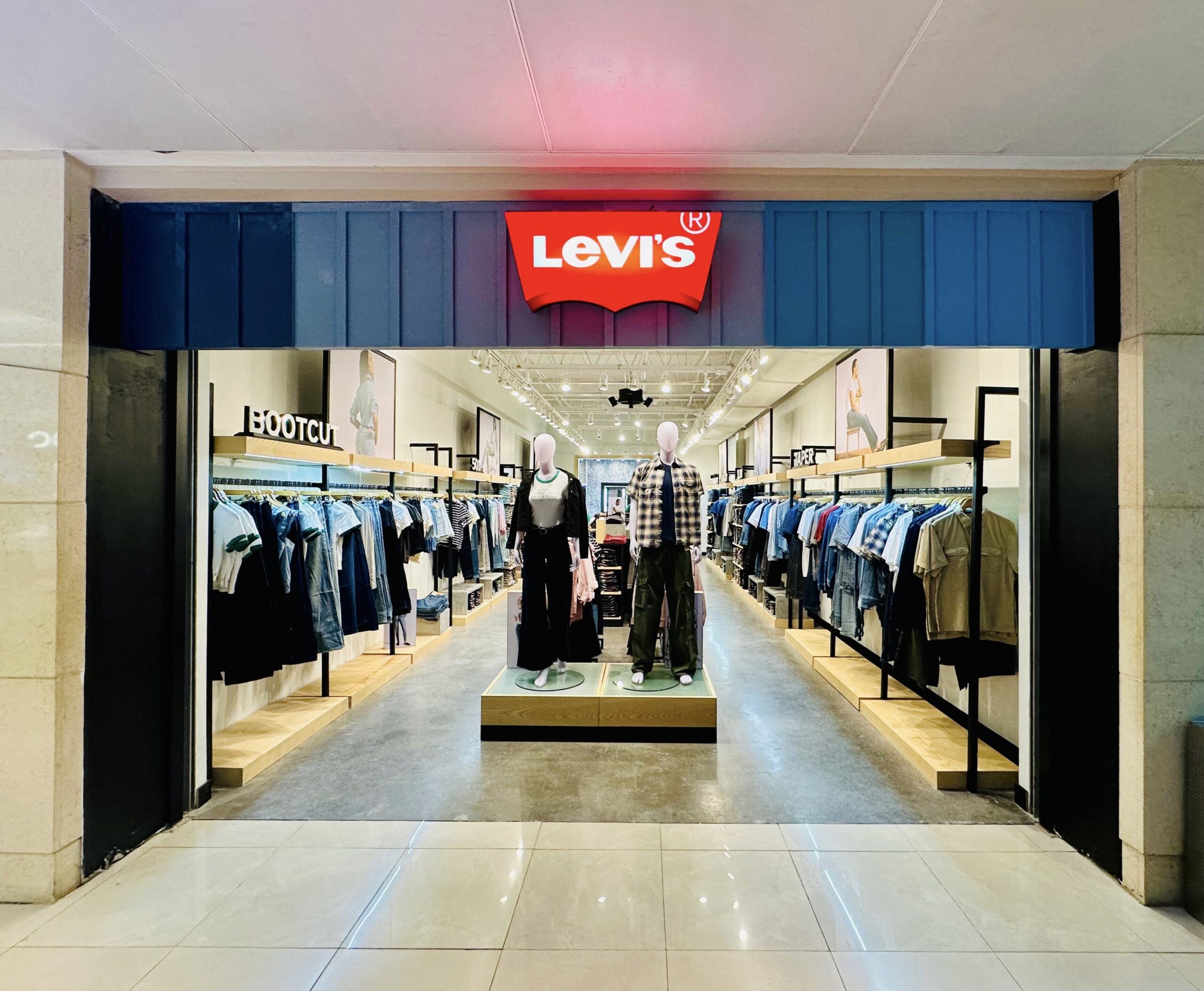Levi’s Opens in Westmall - Firstretailtt